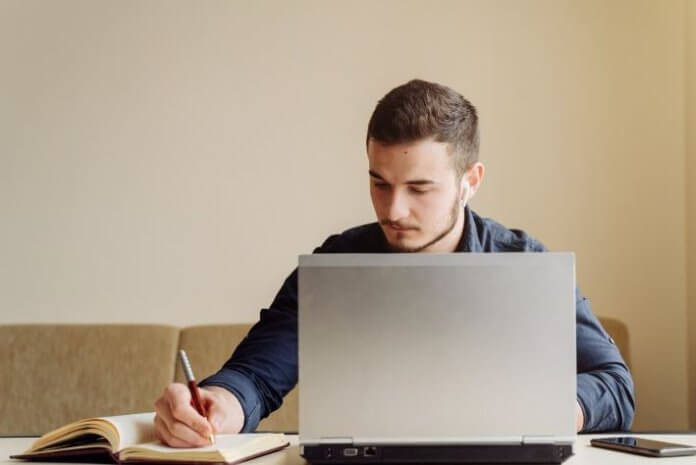 Antyplagiat a praca magisterska – na co zwrócić uwagę? | Blog | WSKZ | studia-online.pl